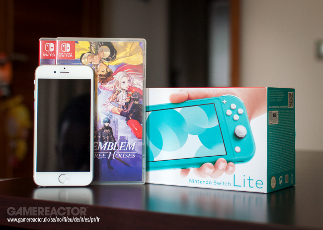 Here are our unboxing photos of the Nintendo Switch Lite - - Gamereactor