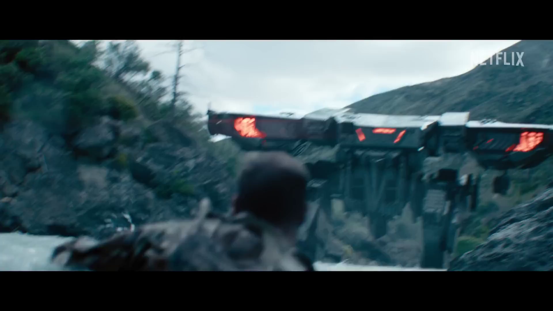 Alan Ritchson gets hunted by an unstoppable robot in Netflix's War Machine