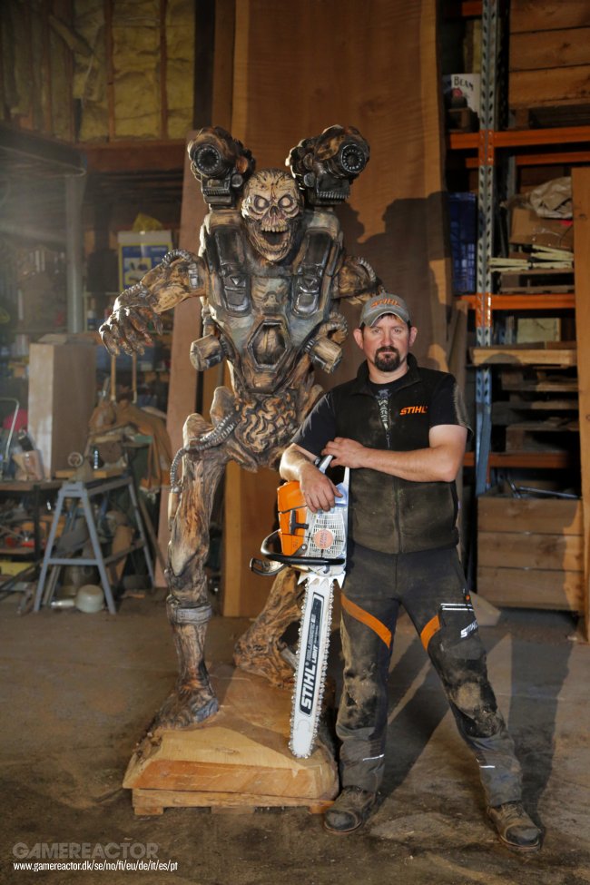 Australian chainsaw artists recreates Doom's Revenant