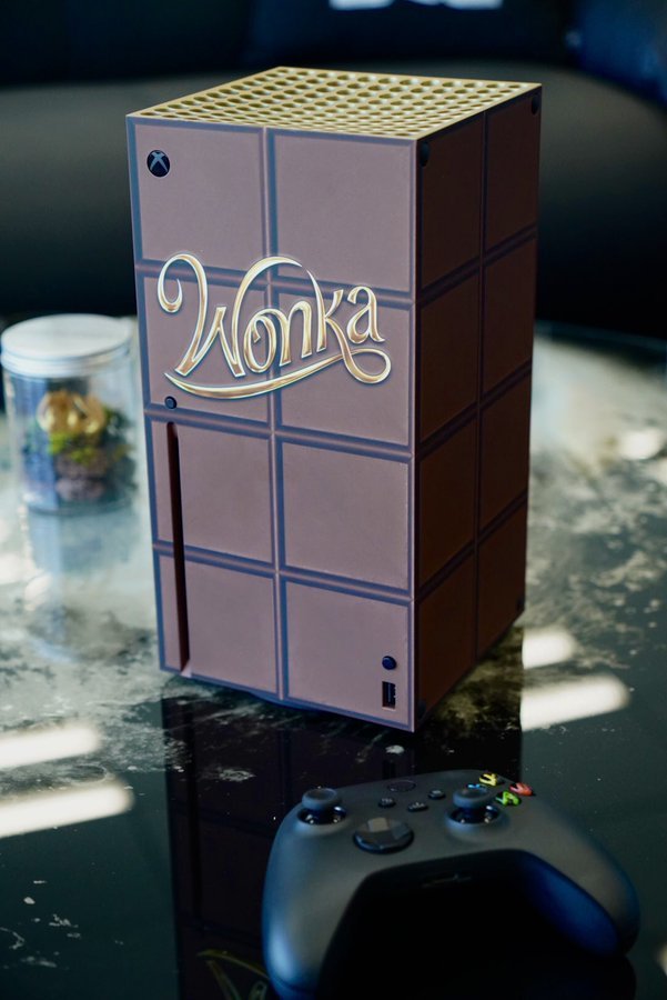 Hideo Kojima is getting a custom-made Wonka-inspired Xbox - - Gamereactor