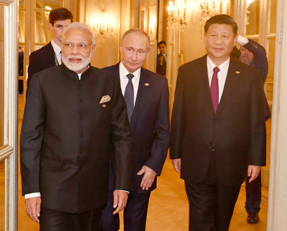 Xi, Putin, and Modi meet in China for SCO summit - - Gamereactor