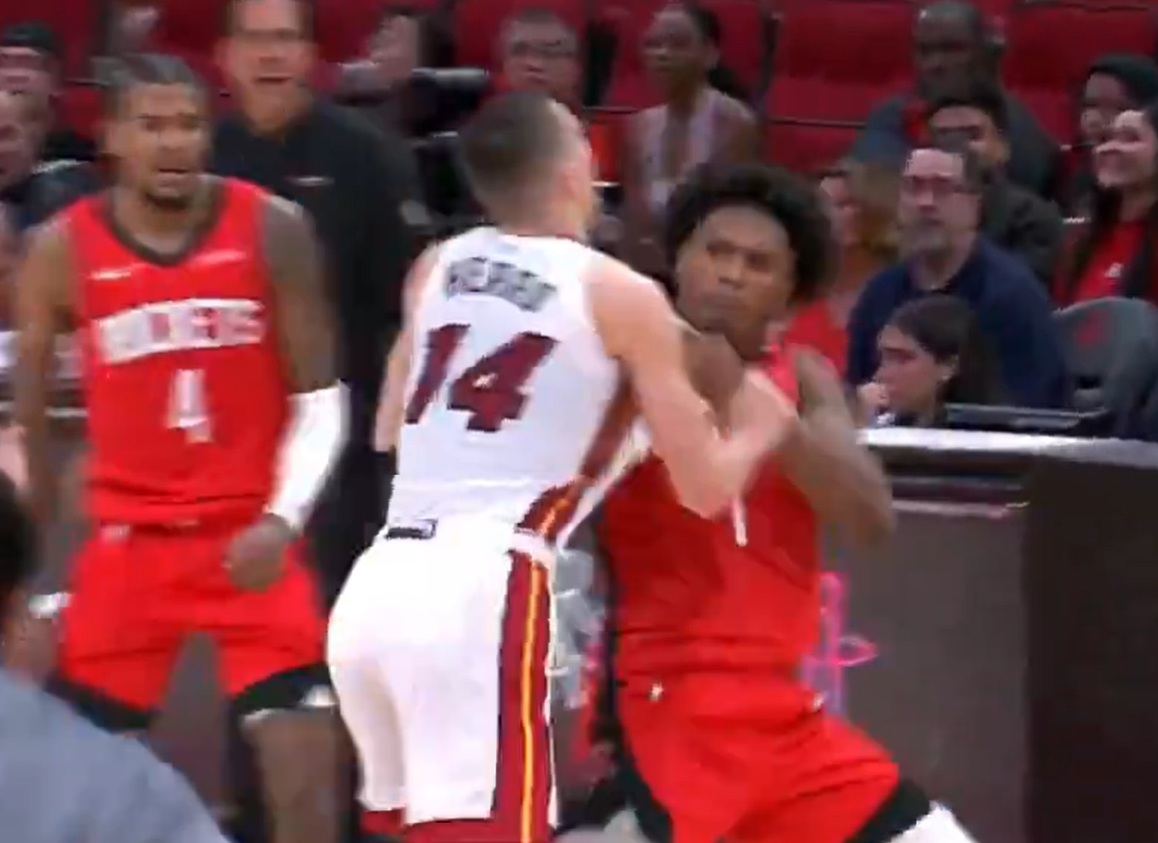 Shocking assault leads to all-out brawl in a NBA game between Houston ...