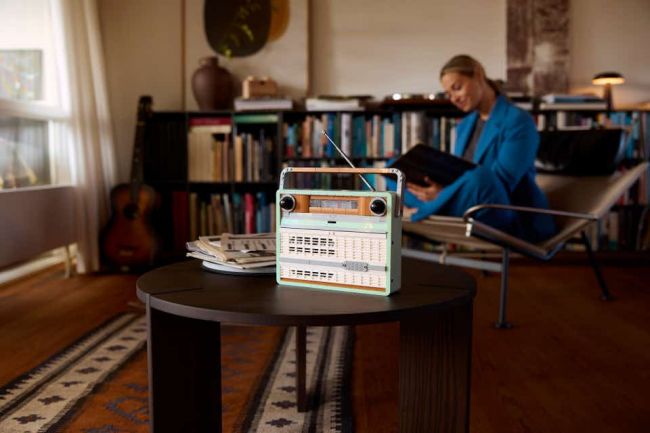 Go radio ga ga with Lego's next set - - Gamereactor