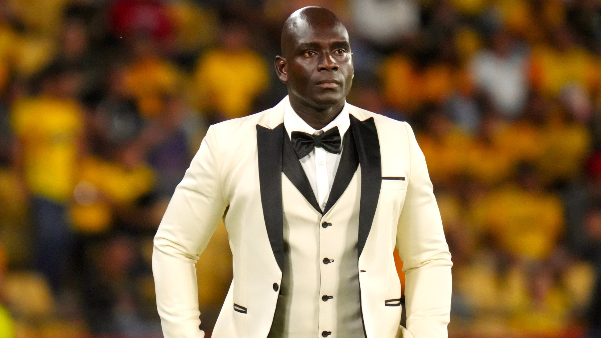 Coach from Barcelona Sporting goes viral after showing up in a tuxedo ...