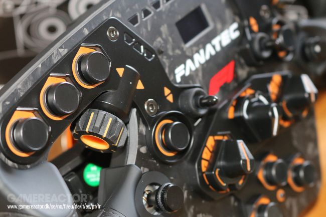 We unpack Fanatec's new F1 premium wheel - - Gamereactor
