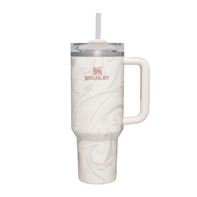 What are Stanley cups and do they contain lead? - - Gamereactor