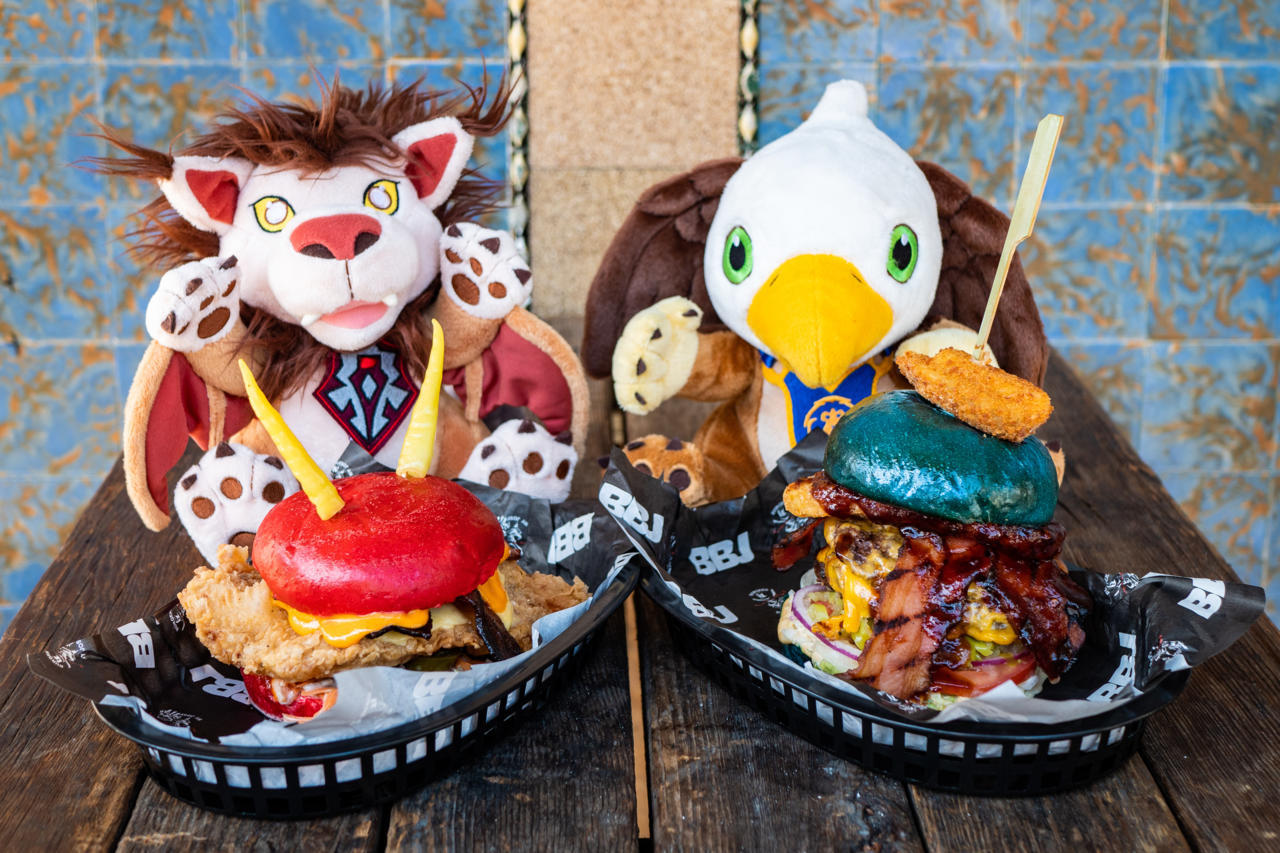 WoW burgers mark the arrival of Battle for Azeroth - World of Warcraft ...