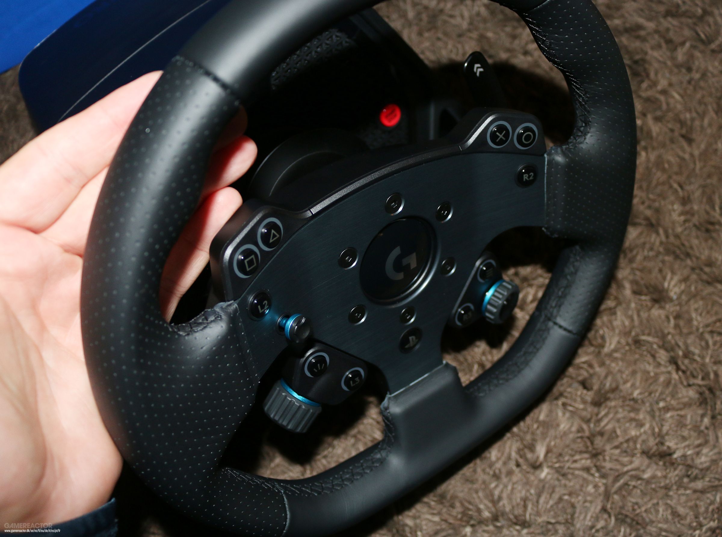 We unpack the brand new Logitech Pro Wheel - - Gamereactor