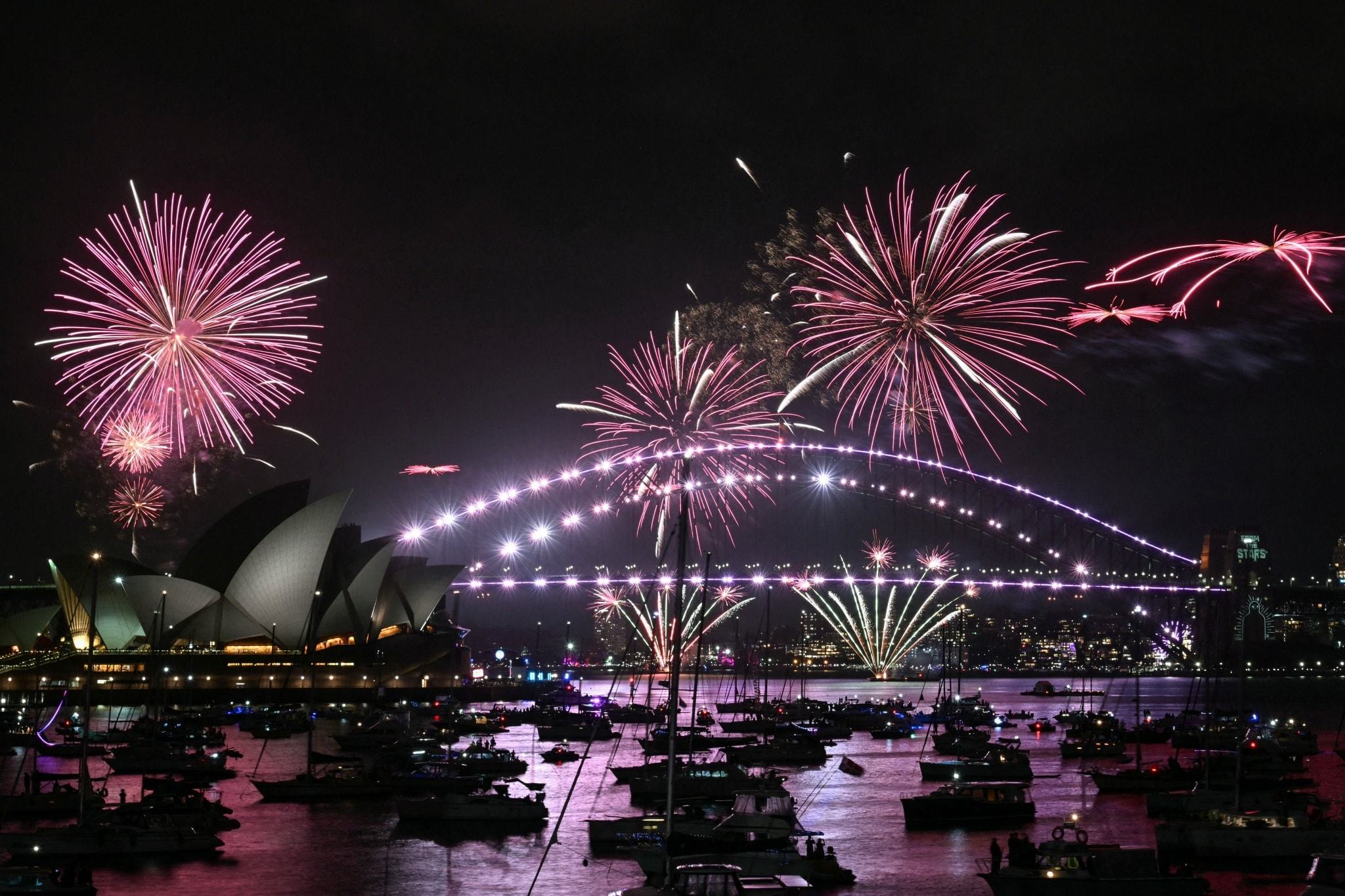 Australia rings in New Year with tribute to Bondi attack victims ...