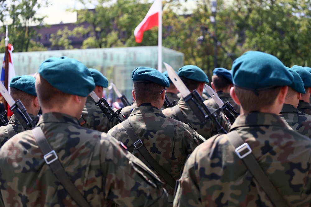 Military training for 400,000 in 2026: Poland launches "largest defence ...