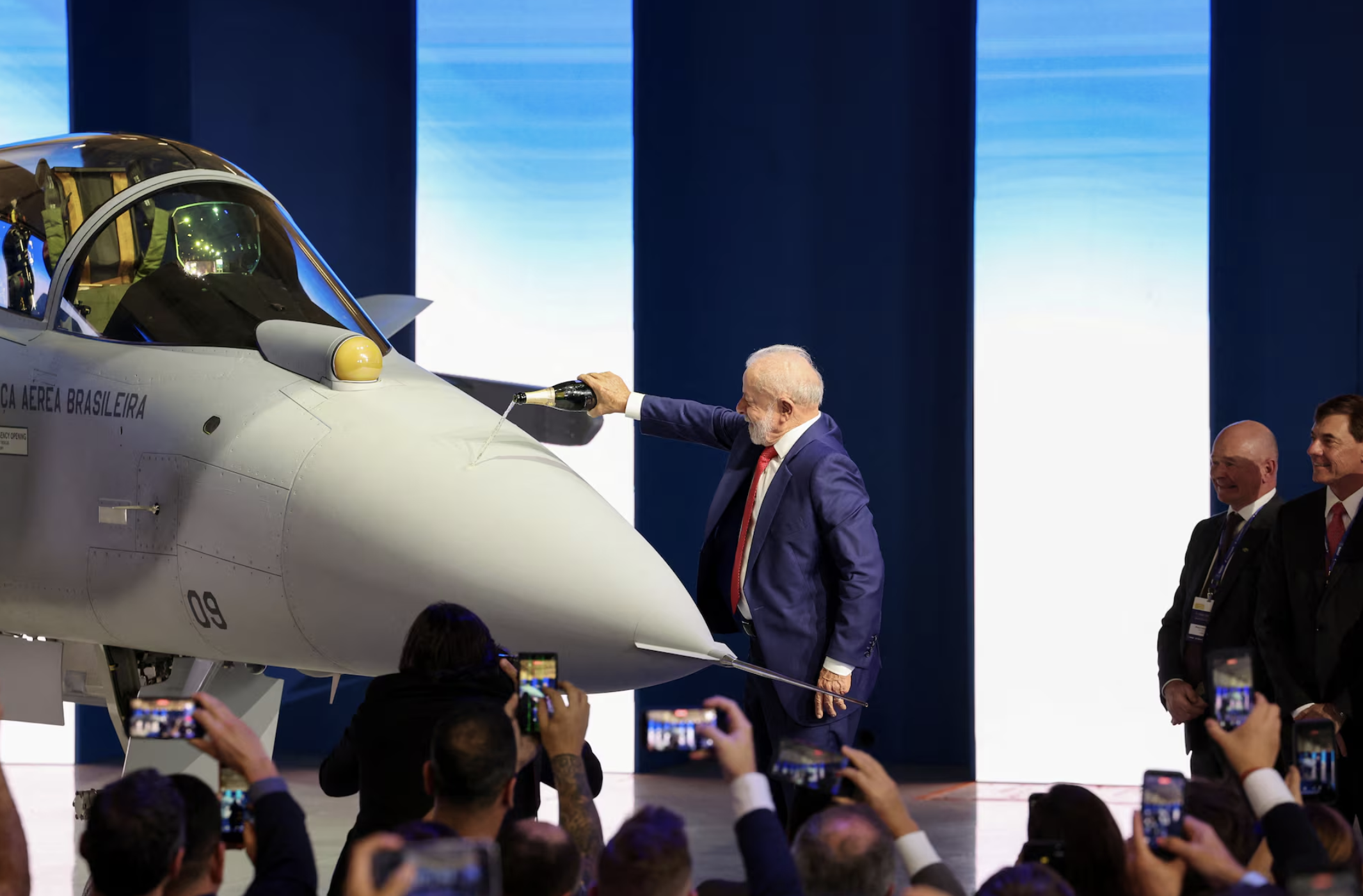 Brazil unveils first supersonic fighter jet built domestically ...