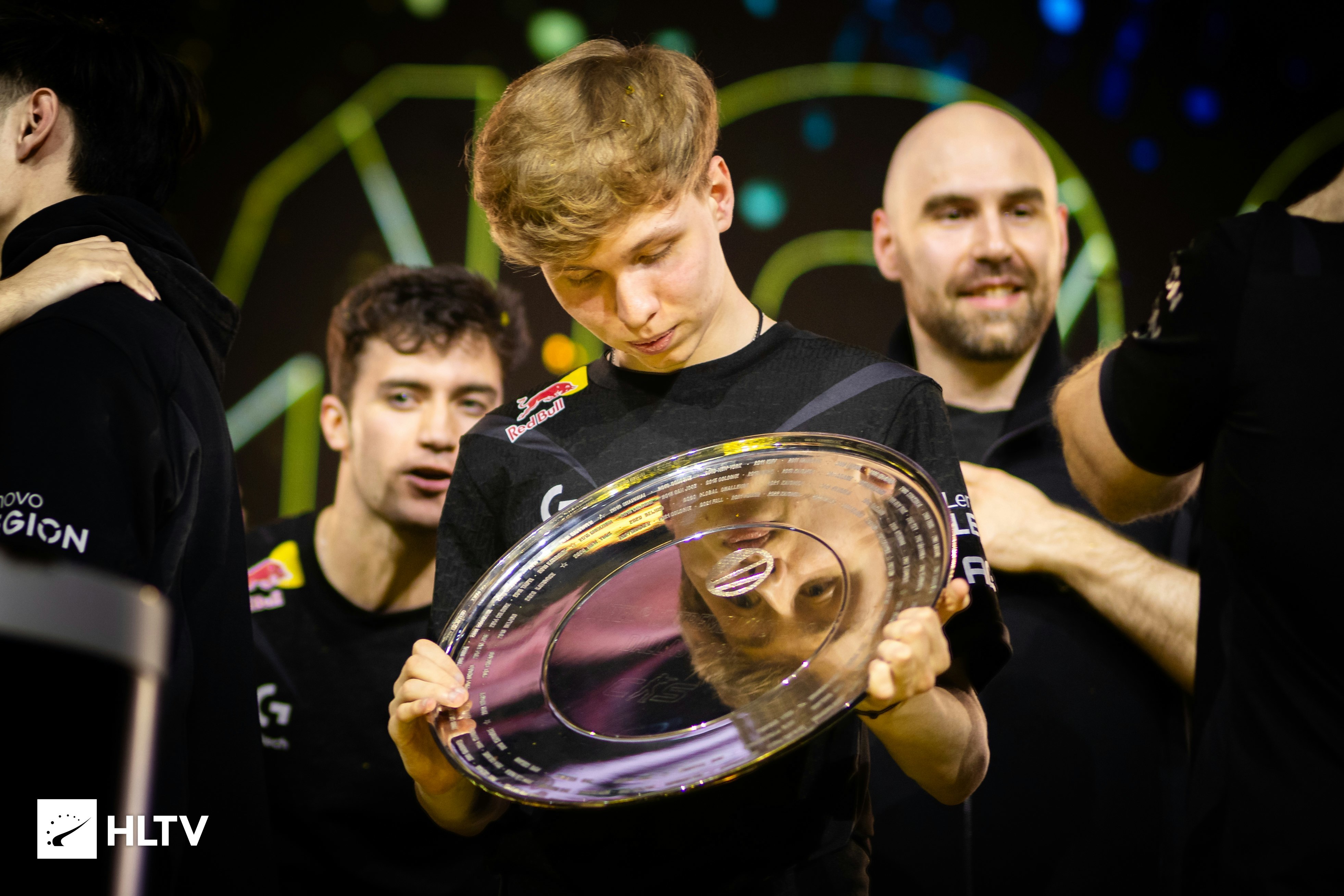 G2's playoff winning streak is under threat thanks to a visa issue ...