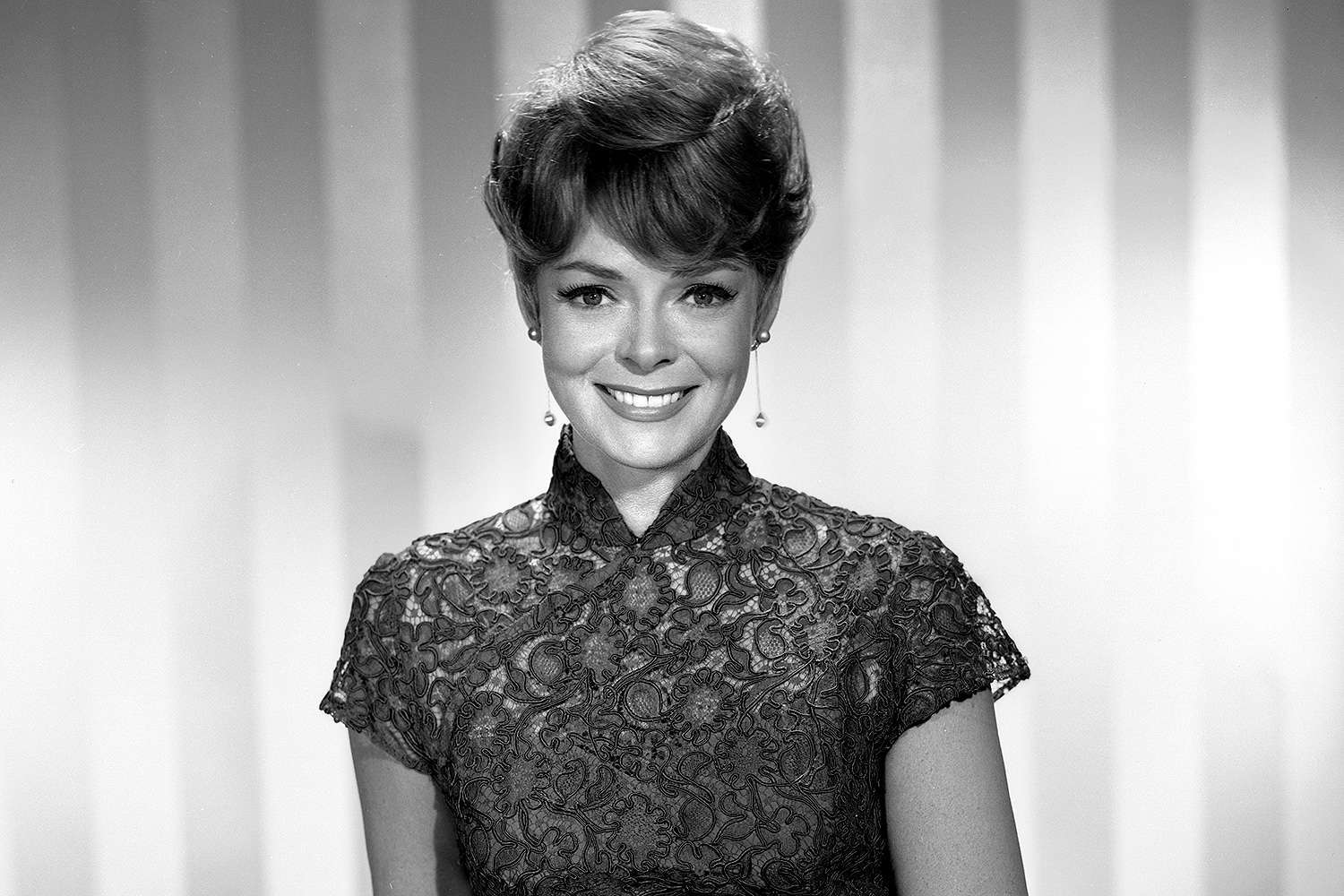 Actress June Lockhart passes away at 100 - - Gamereactor