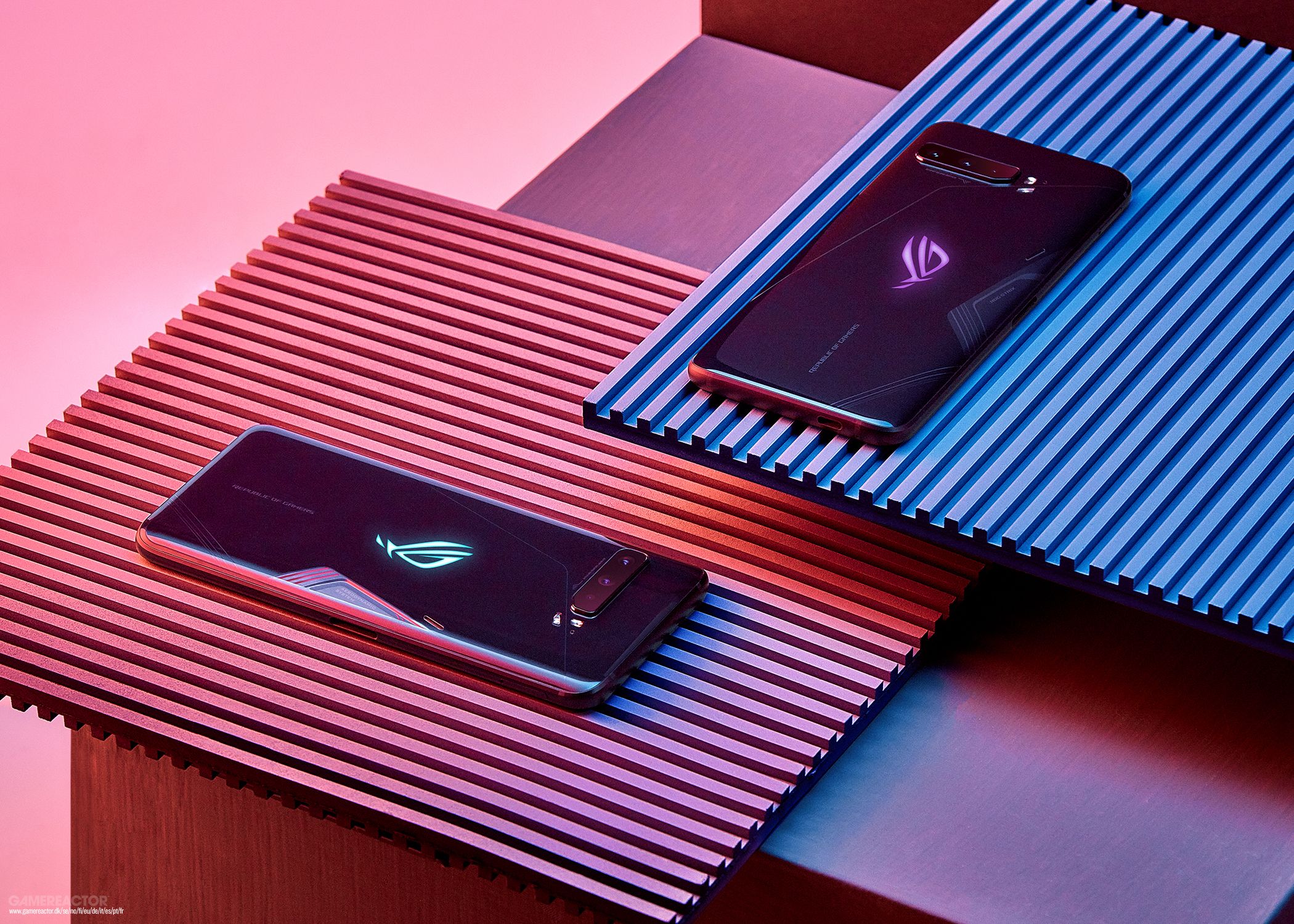 We explore the features of the new Asus ROG Phone 3 - - Gamereactor