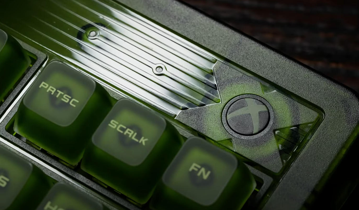 8Bitdo pays tribute to the original Xbox with a sleek keyboard ...