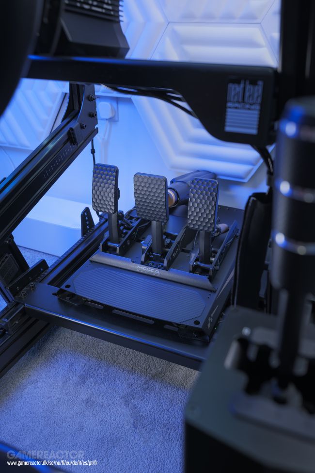 Moza Racing mBooster Active Pedal - Moza Racing Mbooster Active Pedal ...