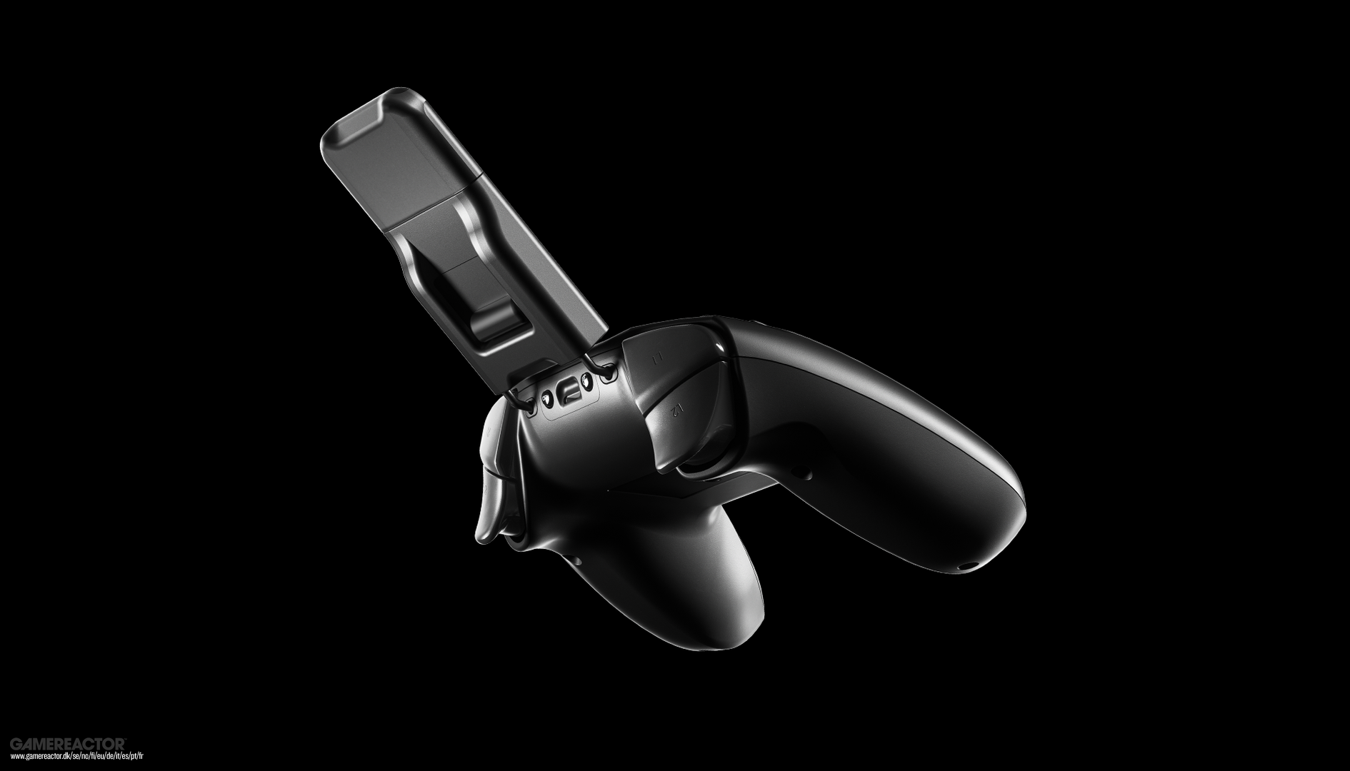 We take a look at the SteelSeries Nimbus Plus - - Gamereactor