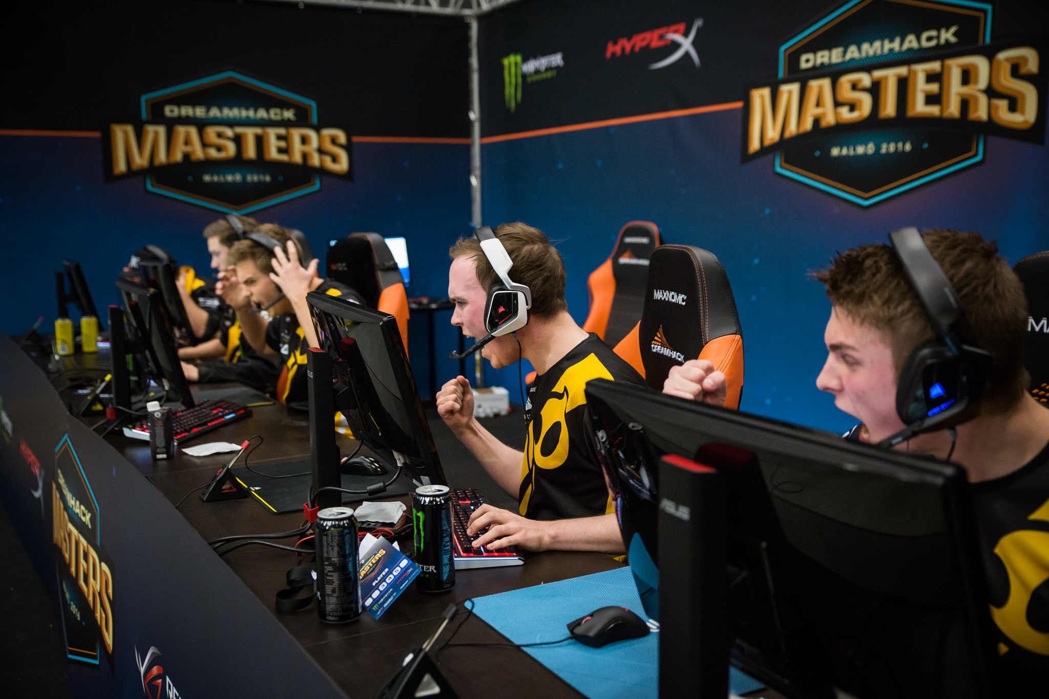 Plenty of upsets at day 2 of DreamHack Masters Malmö - - Gamereactor