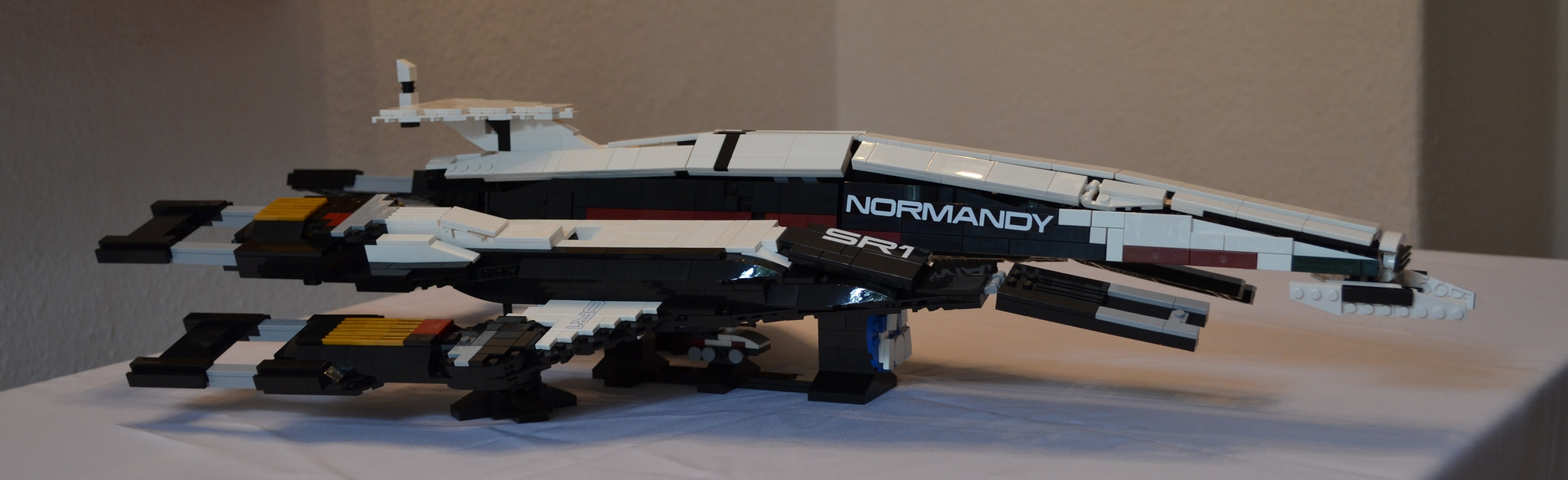 Mass Effect fan creates Normandy SR-1 in Lego - Mass Effect: Andromeda ...