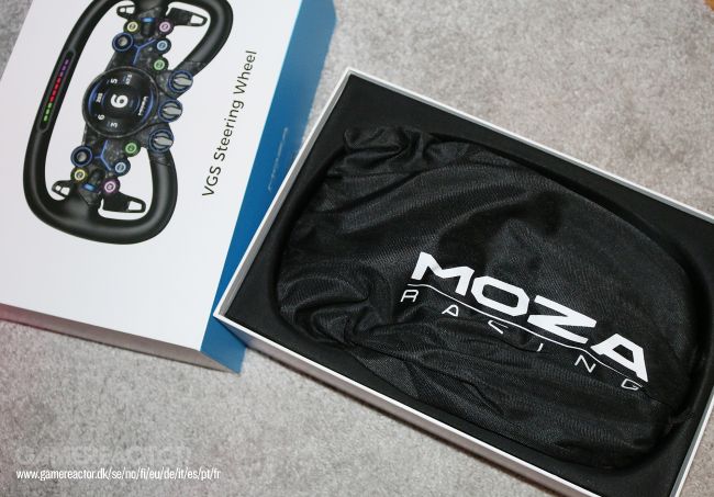 See us unbox the Moza Vision GS - - Gamereactor