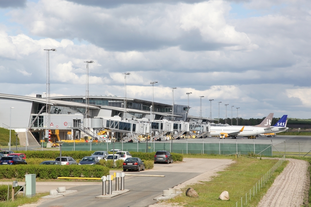 Billund Airport shuts down after mistaking "shining star in the sky ...