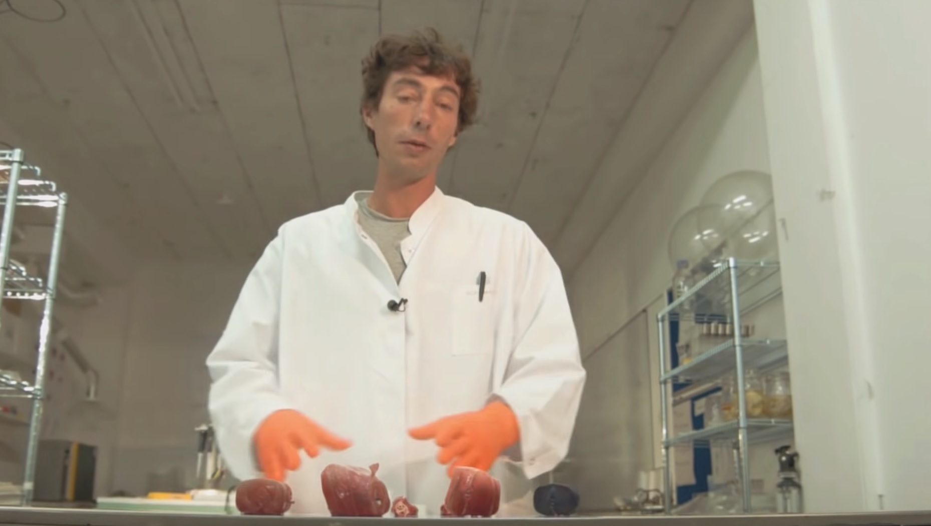 Watch this strange, modular meat puppet come to life - - Gamereactor