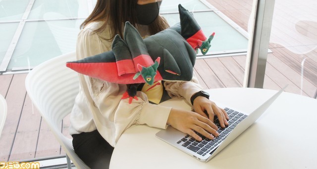 Check out this huge Dragapult plush - Pokémon Sword/Shield - Gamereactor