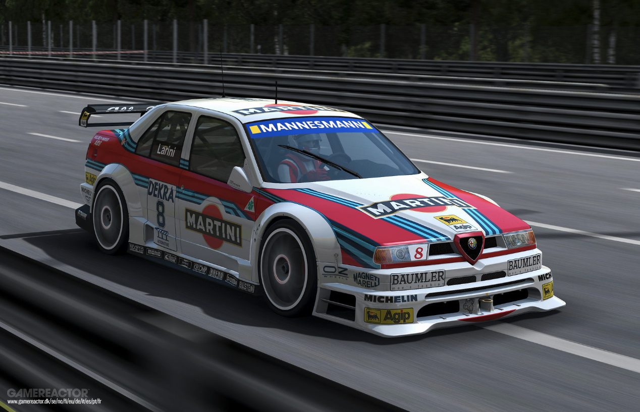 Raceroom's graphics have been updated and DTM cars have been rolled out ...