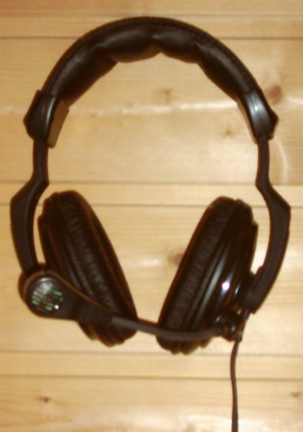 Ultrasone HS-75 - Gamereactor UK