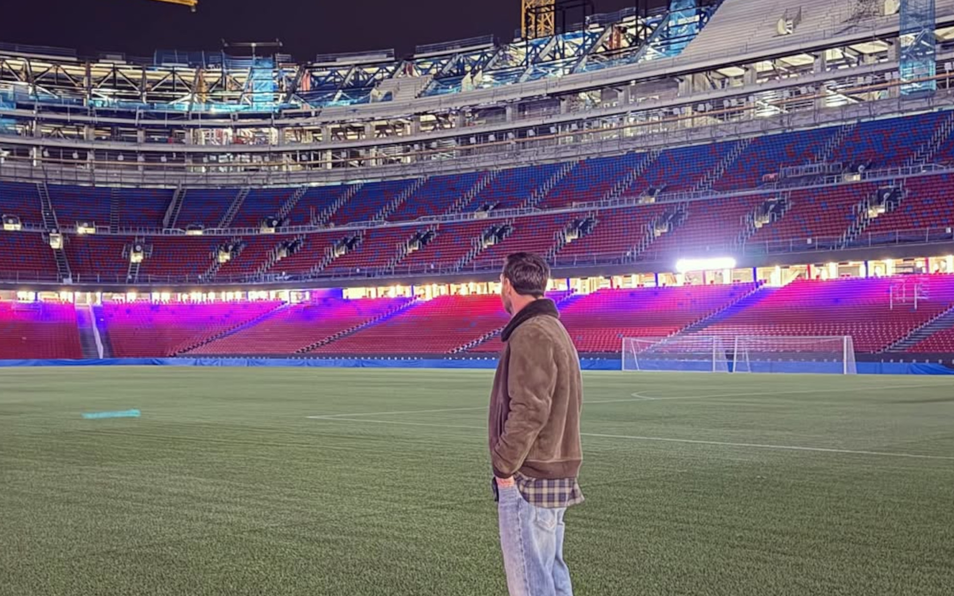 Leo Messi returns to Camp Nou and sends cryptic message: "I hope I can return someday, not just ...