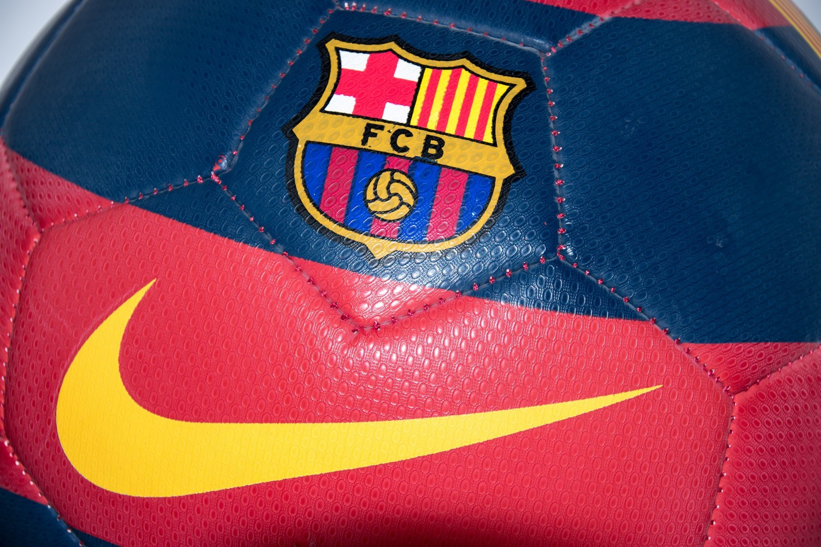 FC Barcelona signs "best contract ever" with Nike, according to ...