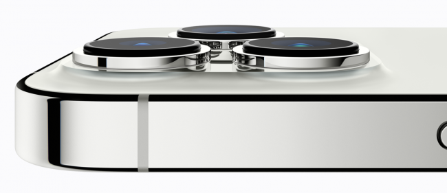 There's now the option to rate first-party apps on the App Store ...