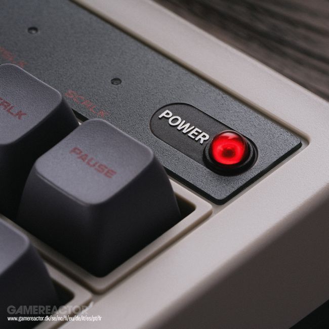 8Bitdo Retro Mechanical Keyboard - - Gamereactor
