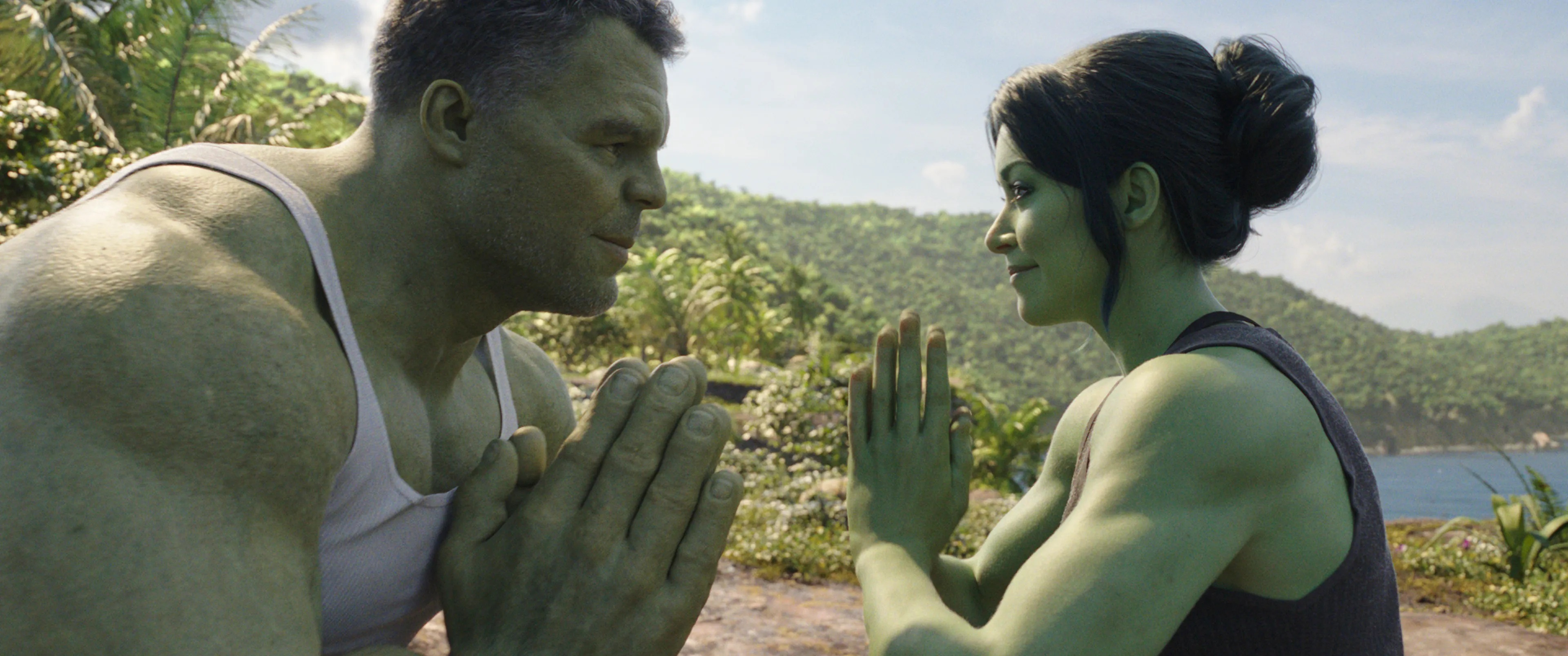 She-Hulk and Hulk train together in new clip from TV series - - Gamereactor