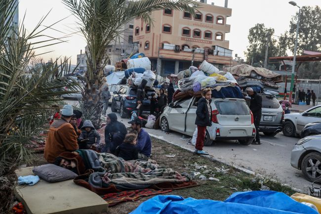 Israeli troops begin withdrawal from key Gaza corridor as part of ...