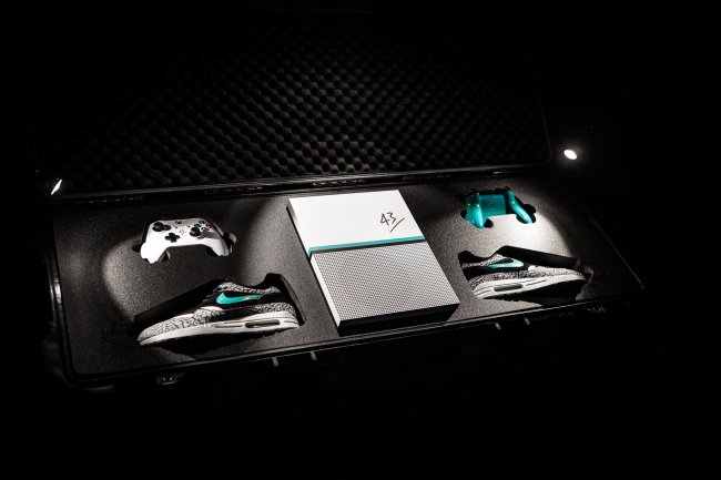 Check out this limited edition Xbox One S and Nike combo - - Gamereactor