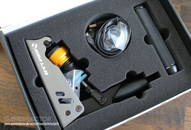 We're unpacking the brand new Sim-Lab XB1 Handbrake - - Gamereactor