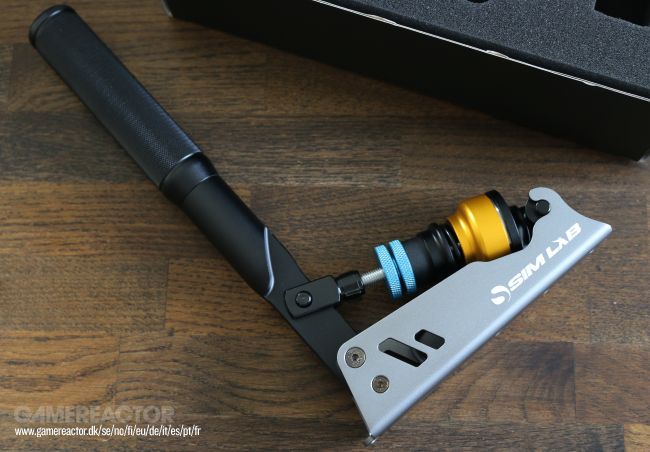 We're unpacking the brand new Sim-Lab XB1 Handbrake - - Gamereactor