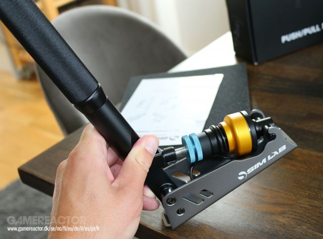 We're unpacking the brand new Sim-Lab XB1 Handbrake - - Gamereactor