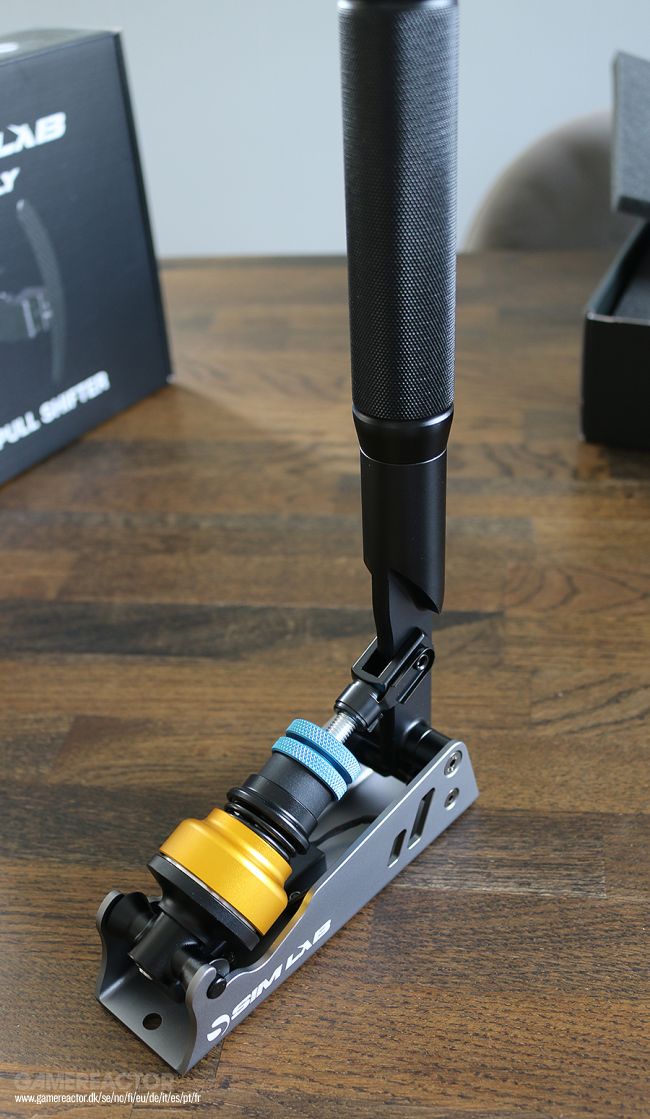 We're unpacking the brand new Sim-Lab XB1 Handbrake - - Gamereactor