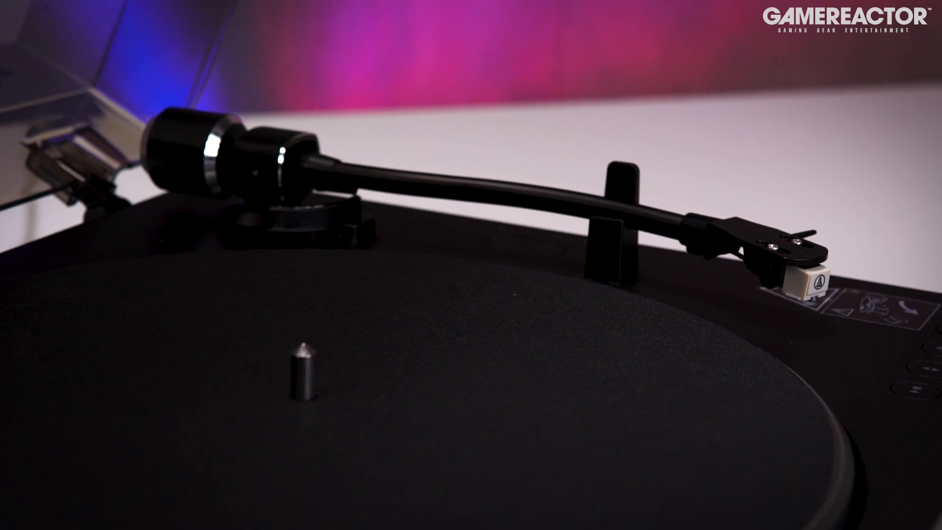 The Sharp Automatic Turntable RPTT100 combines the old-school style of ...