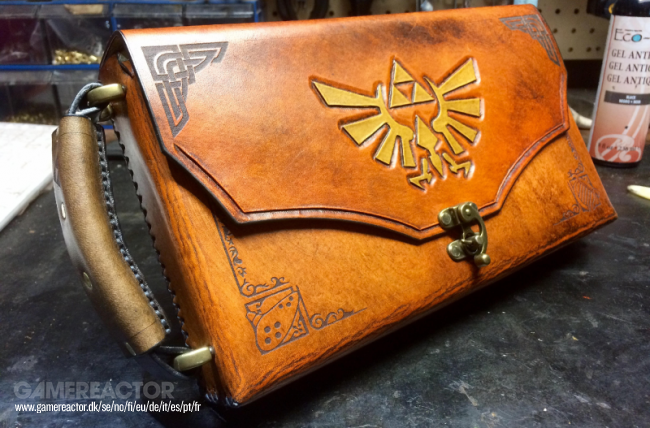 Check out this beautiful Zelda-case for your Switch - The Legend of ...
