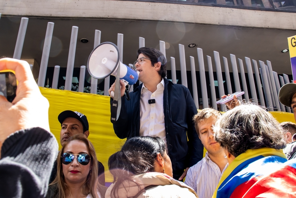 Colombian presidential candidate shot in head during campaign event ...