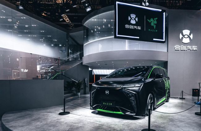 Razer branded minivan is described as a "mobile esports fortress ...