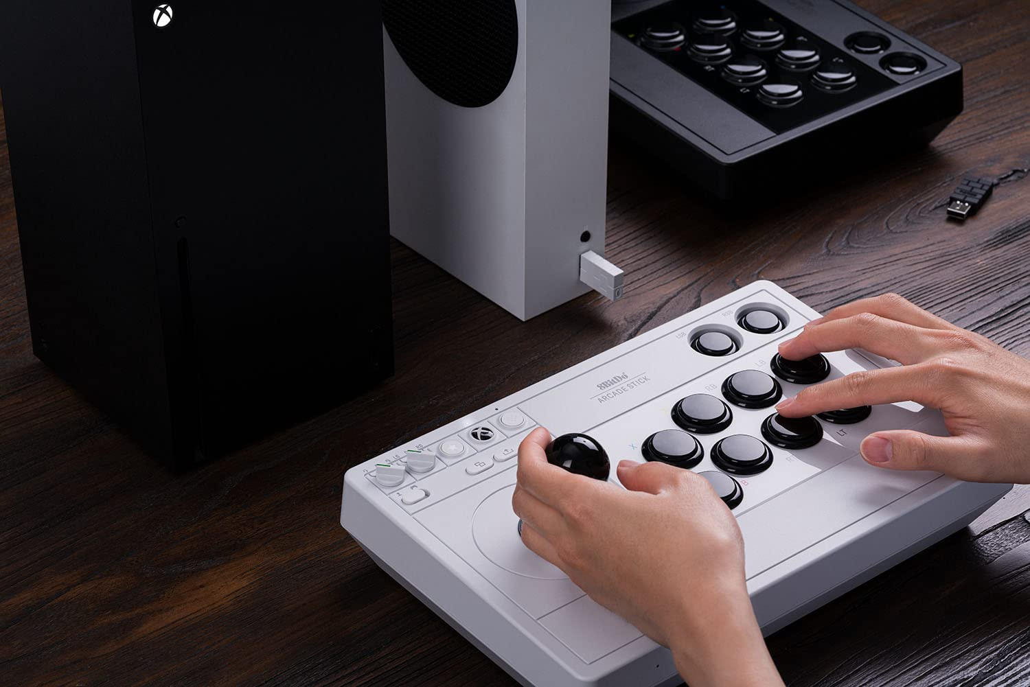 Wireless arcade stick for Xbox announced by 8BitDo - Street Fighter 6 ...