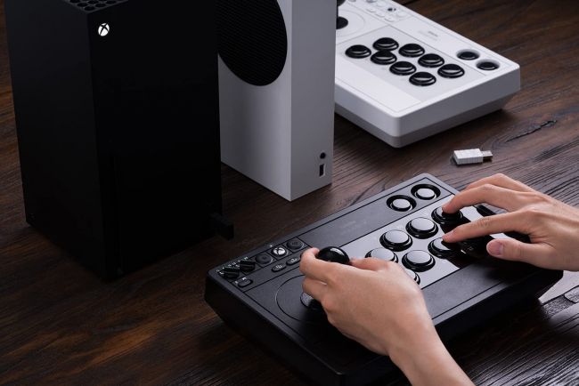 Wireless arcade stick for Xbox announced by 8BitDo - Street Fighter 6 ...