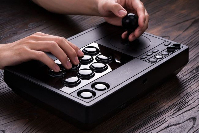 Wireless arcade stick for Xbox announced by 8BitDo - Street Fighter 6 ...