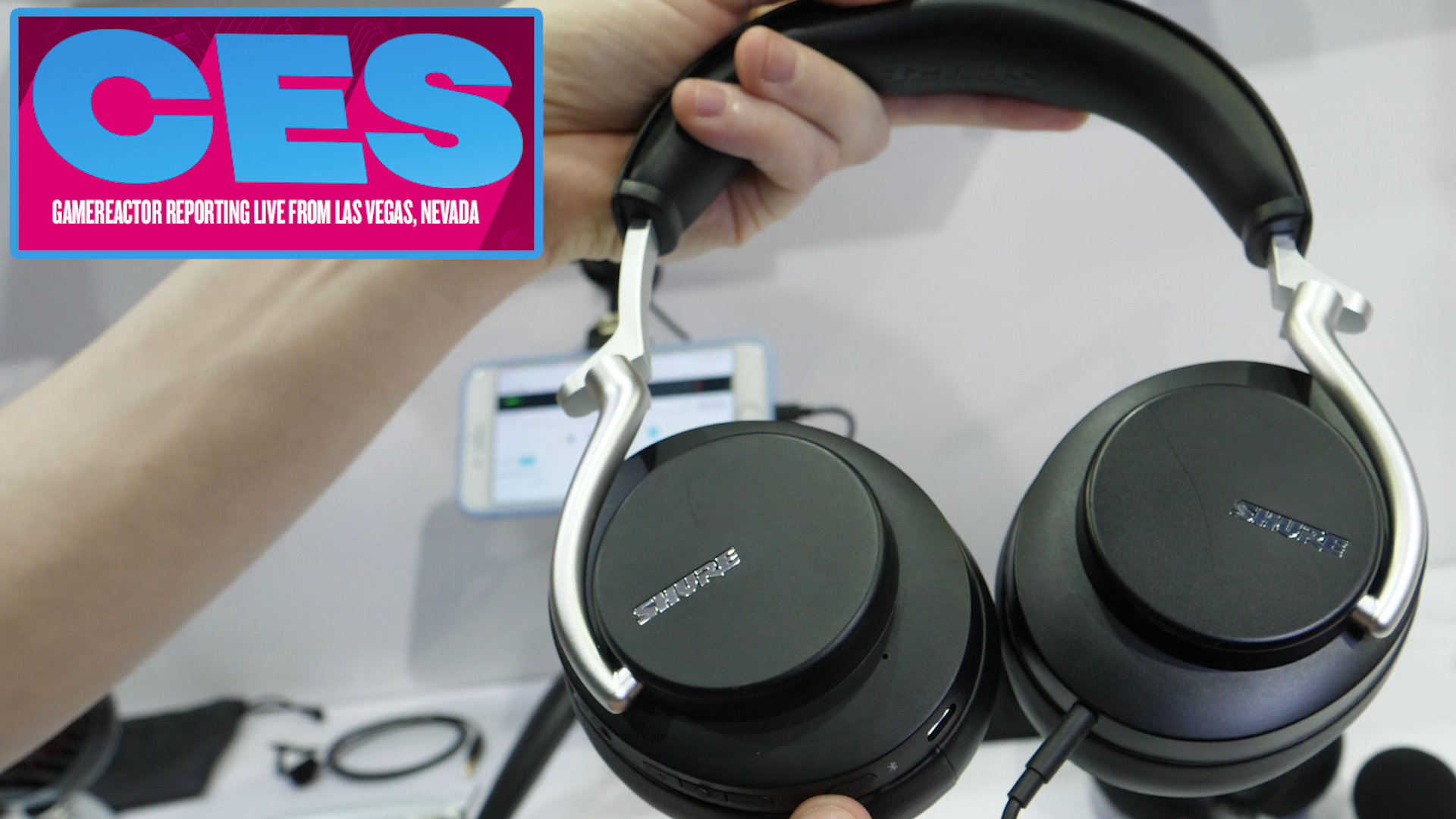 Shure shows us their wireless headphones and earphones - - Gamereactor