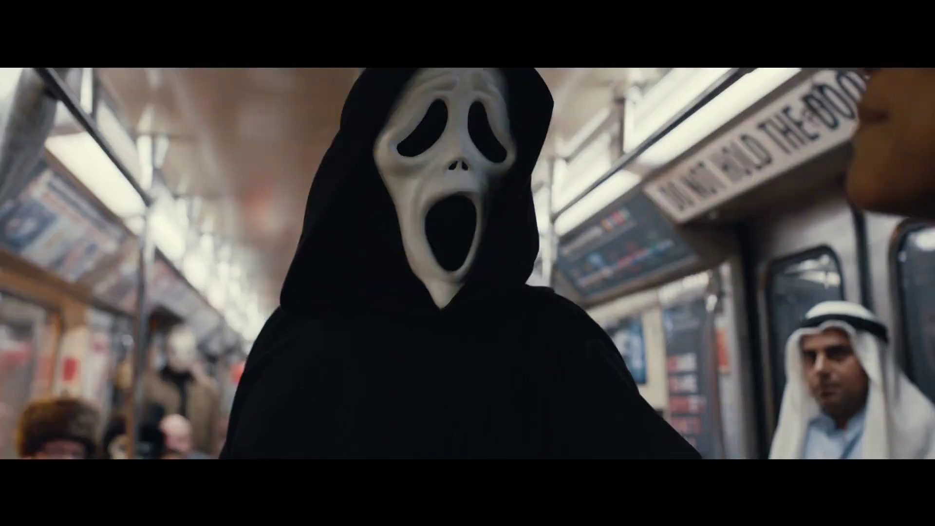 Sinners, Weapons, Get Out, and more are parodied in Scary Movie 6's ...