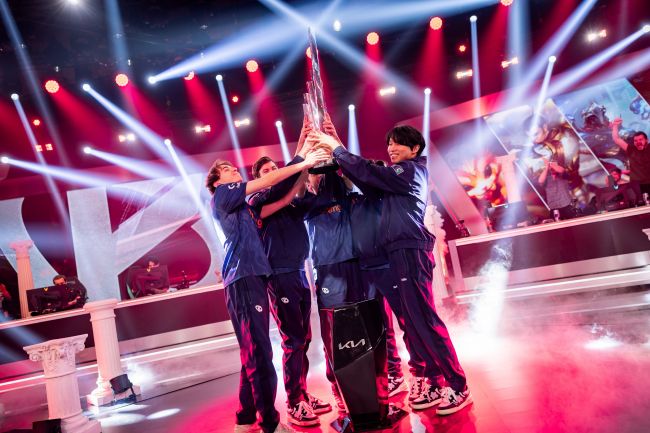 Karmine Corp claim LEC Winter Playoffs trophy after defeating G2 ...